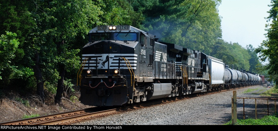 NS 19G brings its mixed consist west past MP 48 on the LEHL